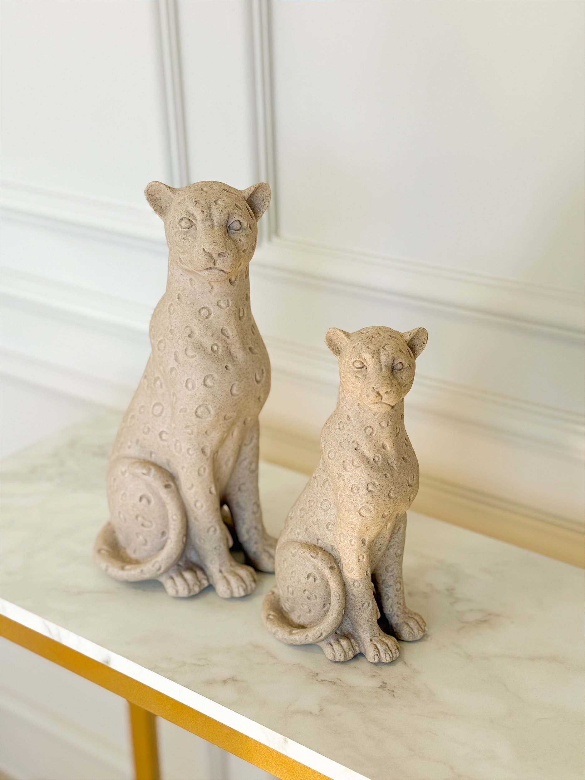 Escultura Luxo De Leopardo Em Polirresina Cor Neutra - 27 CM - Mavih Decor
