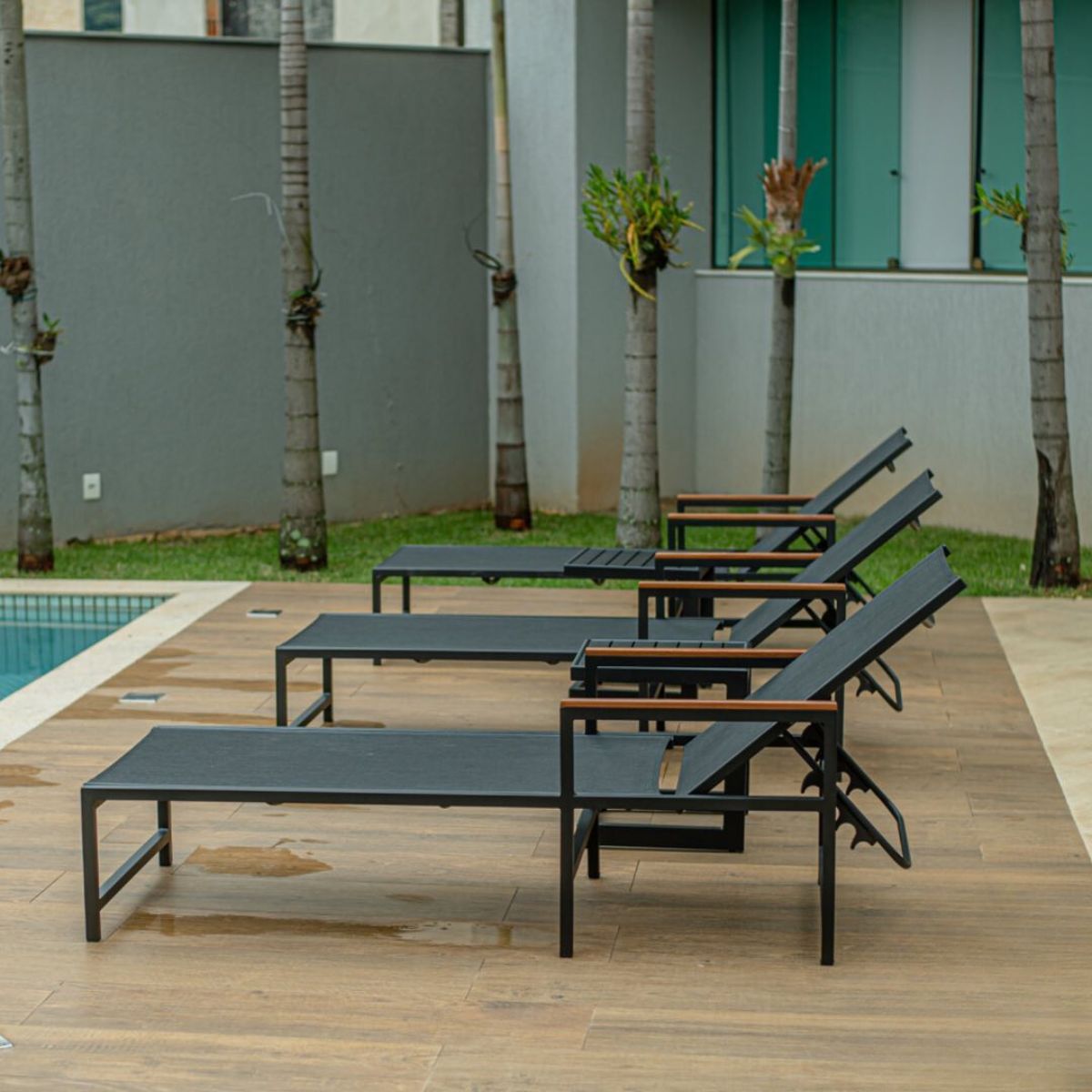 Kit Móveis Piscina com Mesa 1,20m + 5 Poltronas + 2 Espreguiçadeiras ...