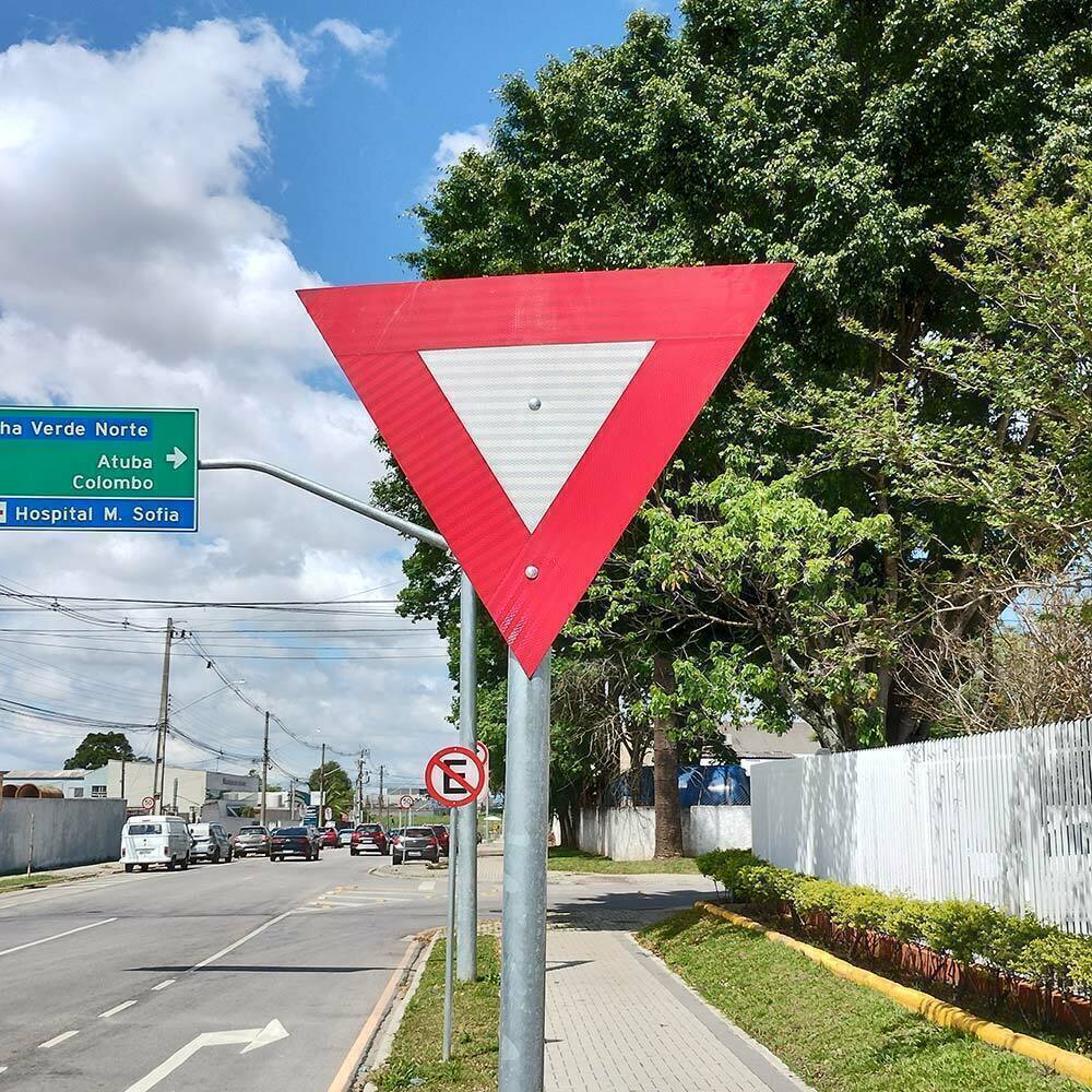 Placa dê a preferência R-2 - Sinal Center - Empresa de Sinalização