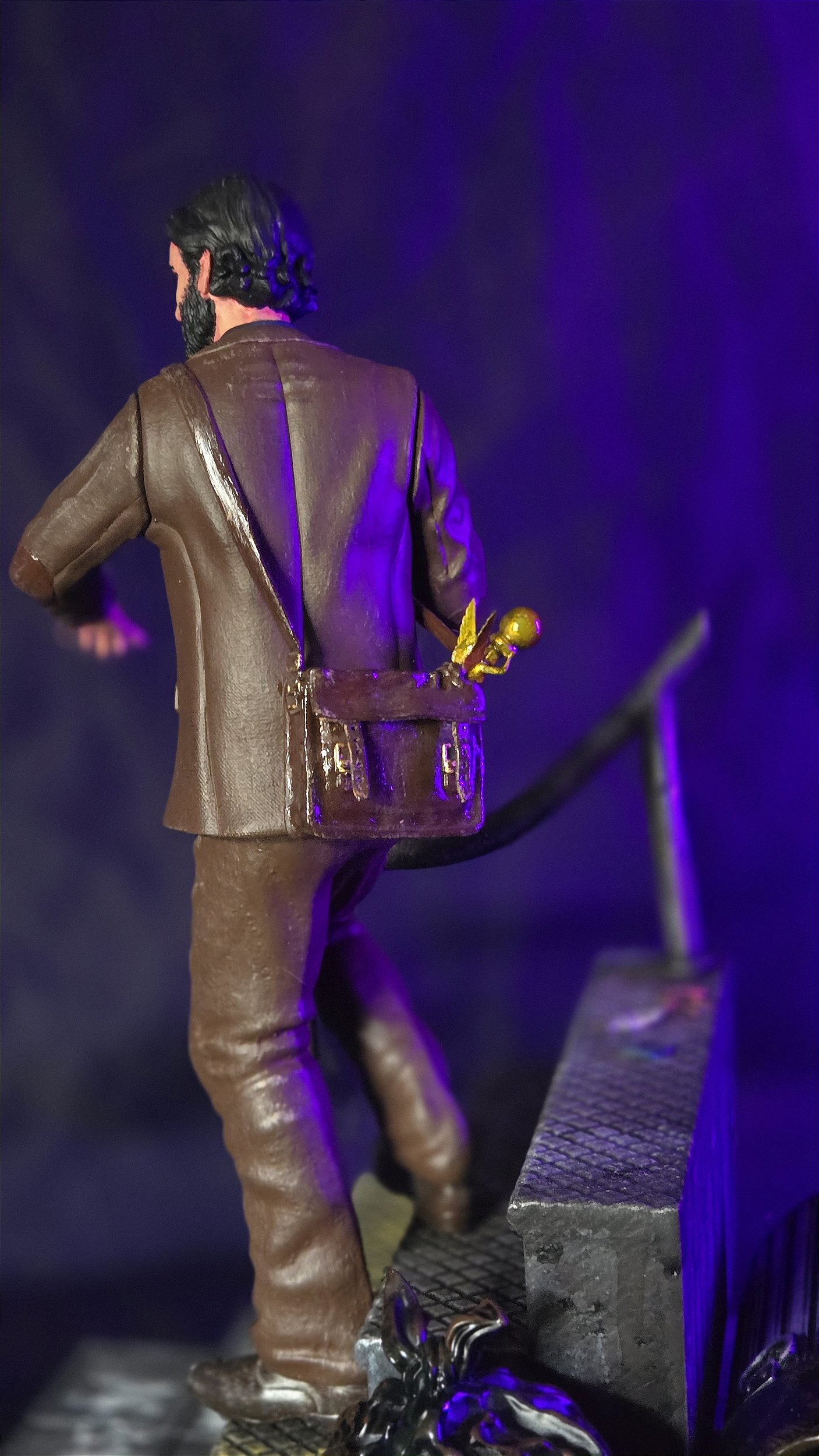 Alan Wake II - Action Figure - Resina - Forja Terapia