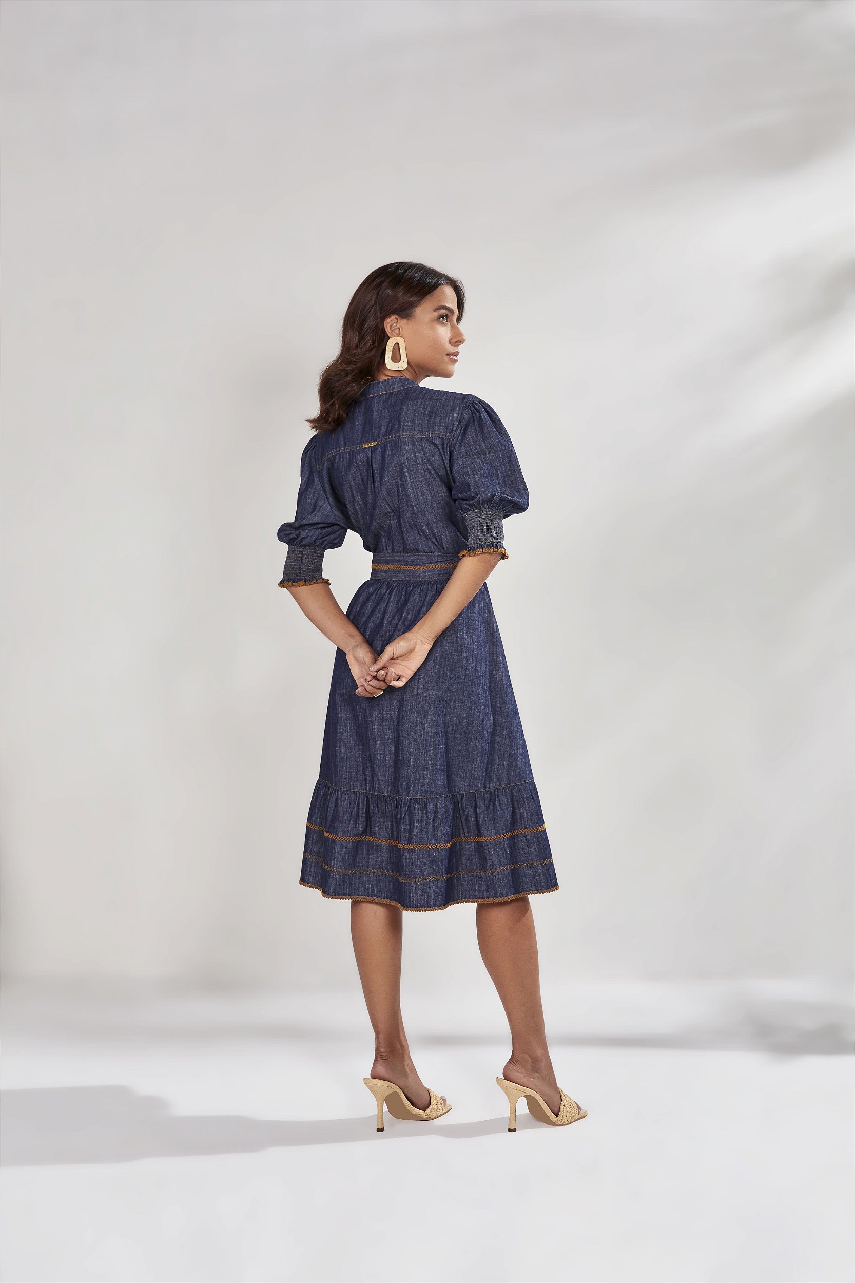 Vestido Jeans com Detalhe de Costura TITANIUM 105cm com Desconto ...