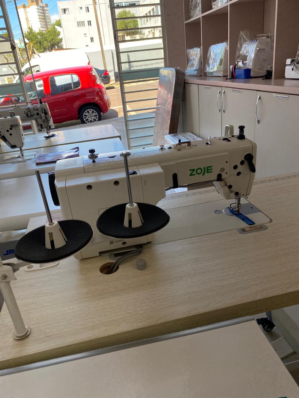 Máquina Reta Eletrônica Motor Direct Drive - Modelo A7100 Zoje (220v) - Maq Ponto Costura & Bordado