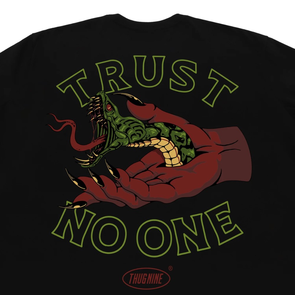Camiseta Thug Nine Trust No One - West + | A loja que renova seu visual!