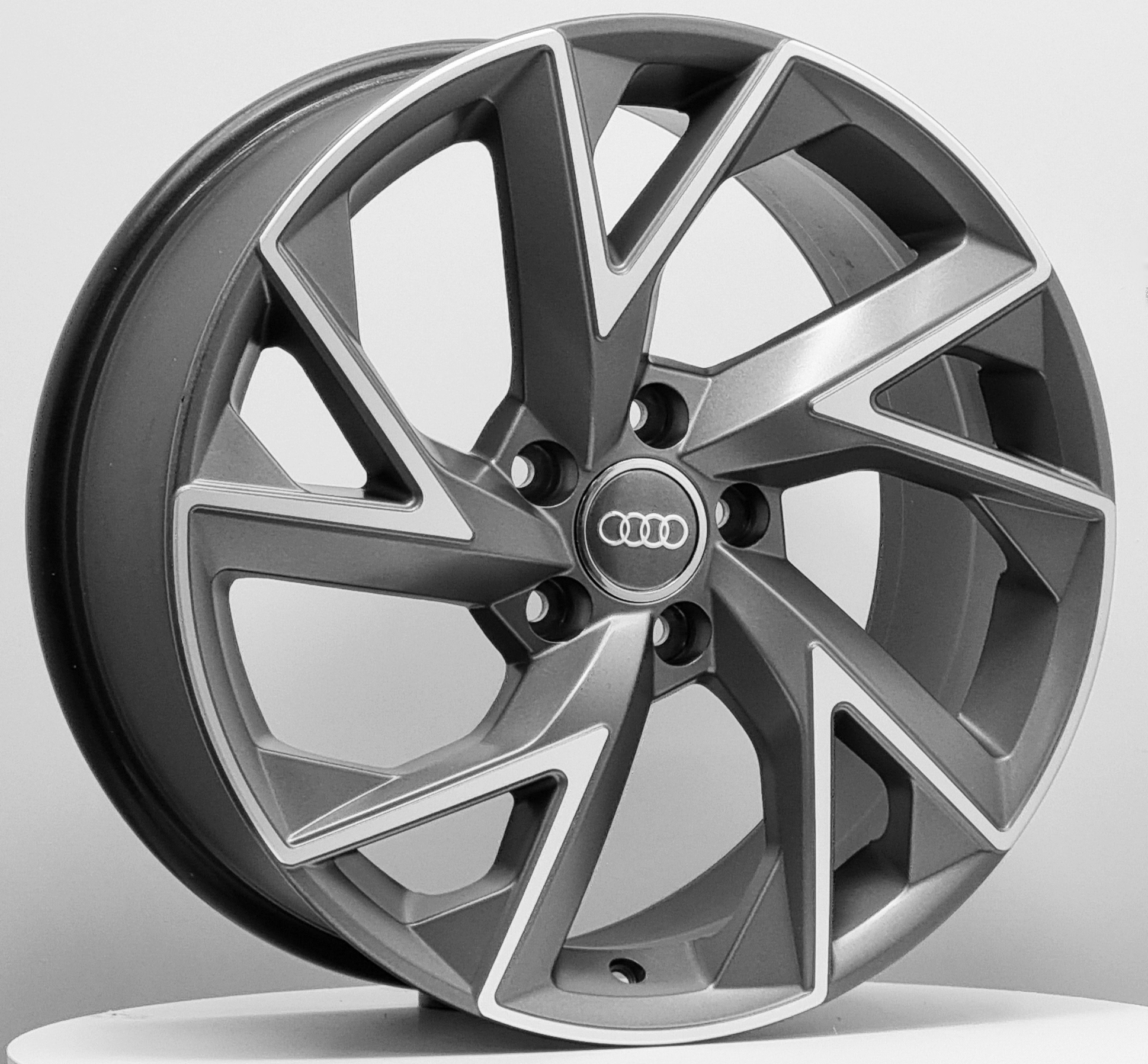 Rodas Aro 18 MC/A20 Modelo Réplica Audi RS Q3 (5x100/5x112) - Truck Plaza