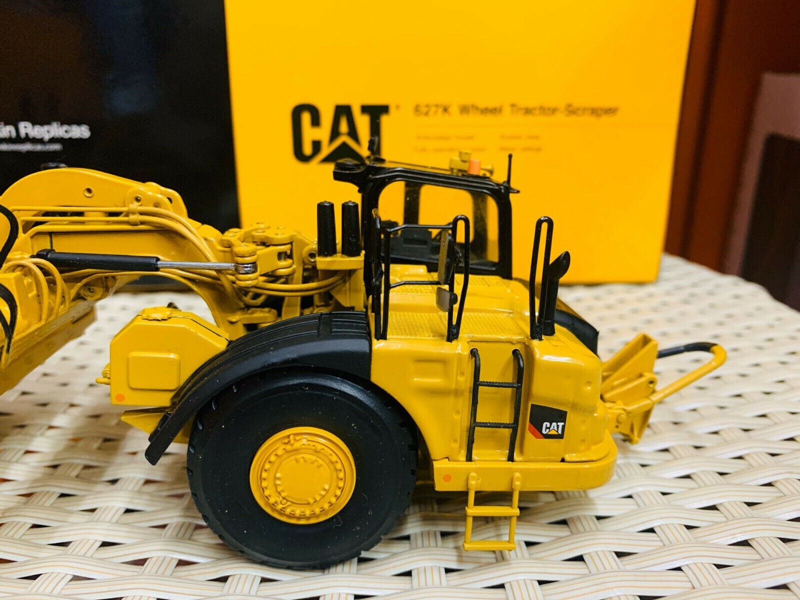 Miniatura Trator Scraper Caterpillar 627K 1/50 Diecast Masters - Drive ...