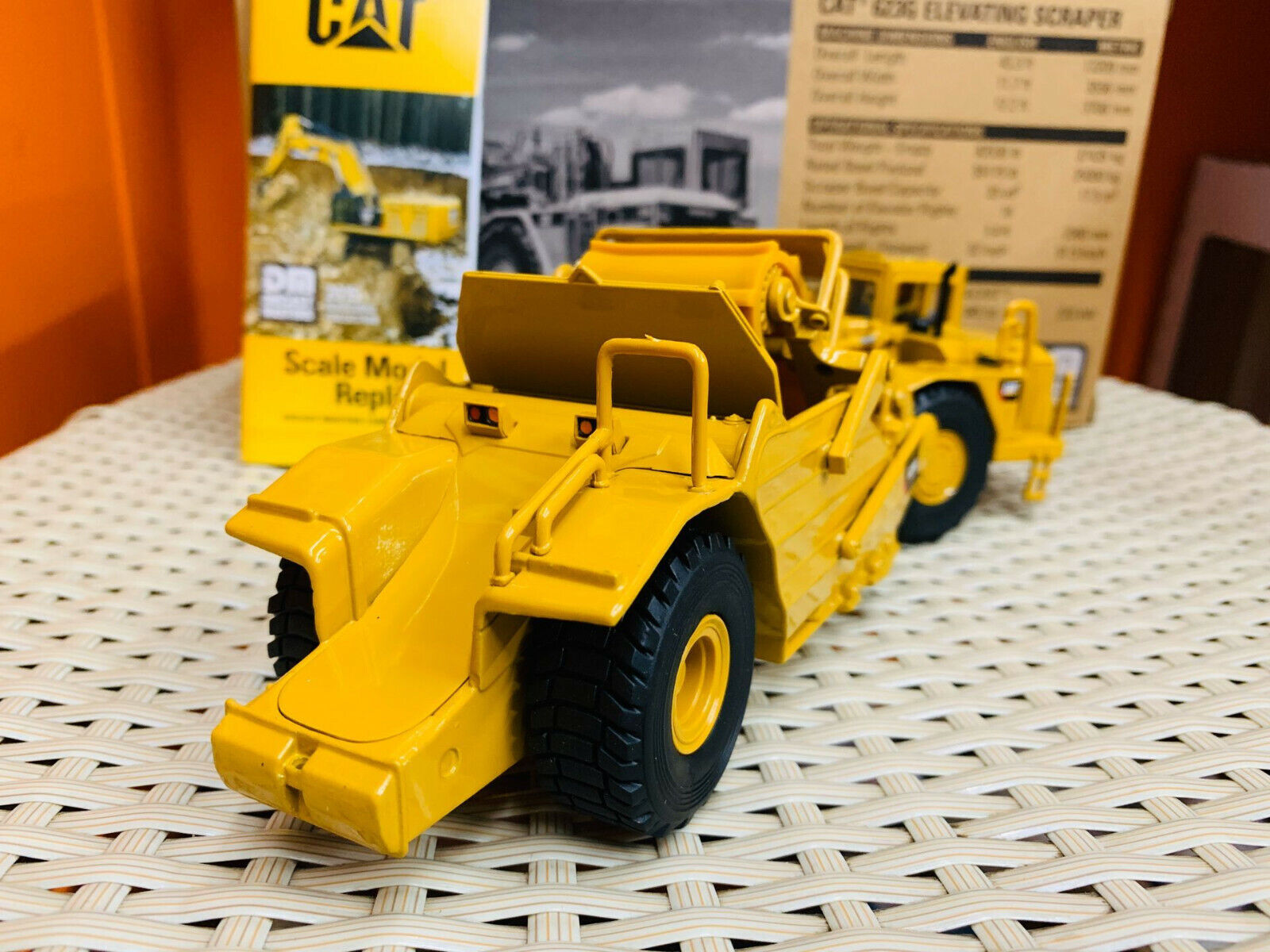 Miniatura Moto Scraper Caterpillar CAT 623G 1:50 | Diecast Masters ...
