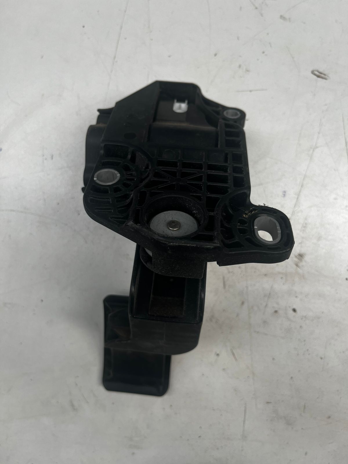Pedal acelerador volvo fh 84416421 - Mano Truck Parts Shop