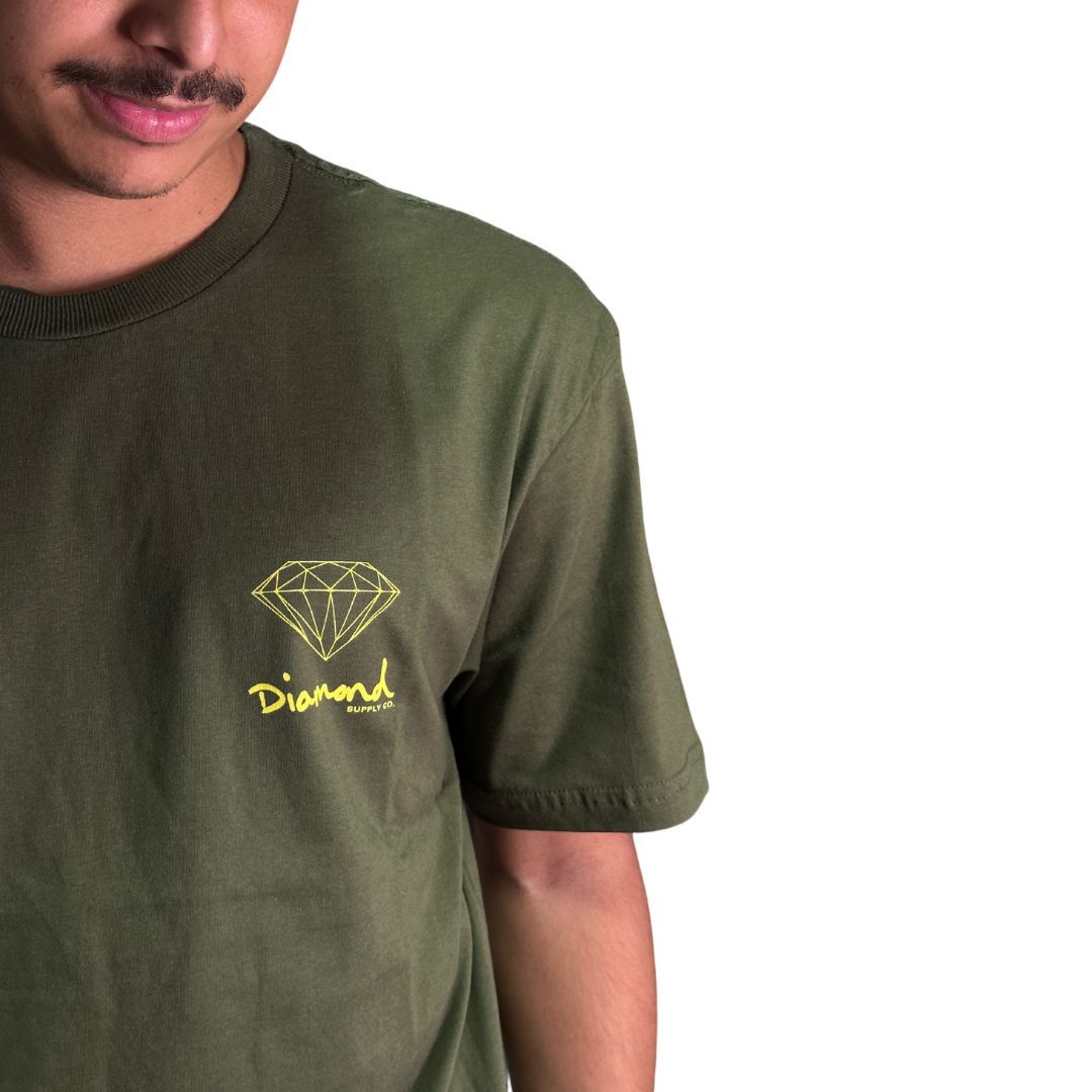 Camiseta Diamond Mini Og Script Tee - Verde Militar - JD Skate Shop