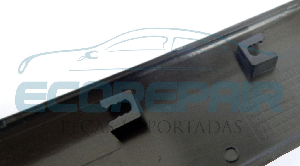 Moldura luz de placa Pajero Full - Ecorepair Peças Importadas