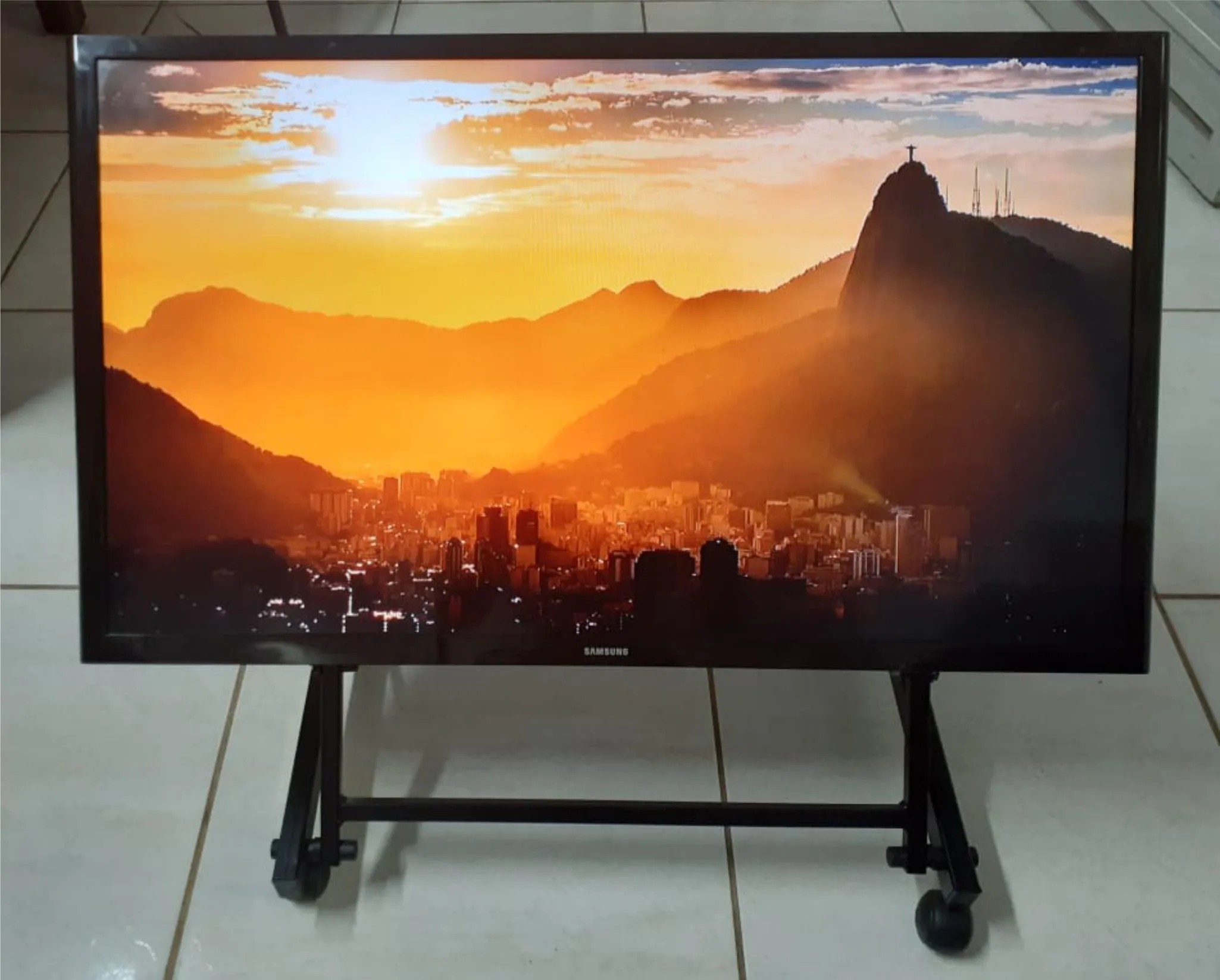 Suporte tv palco,suporte tv chão,suporte tv teatro,suporte teatro ...