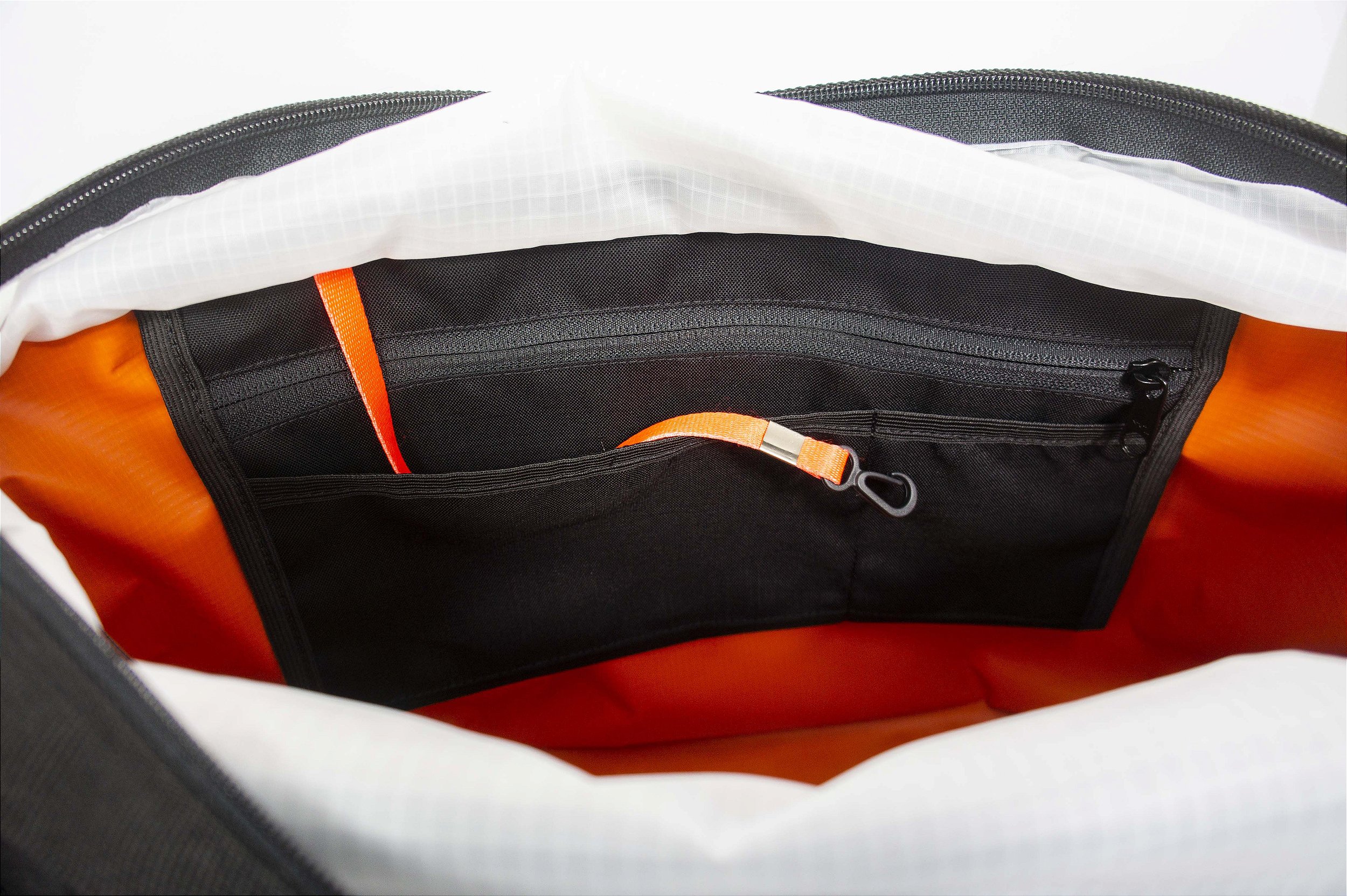 Tote Ilu Pro 17L Preto - (2c)² Bags