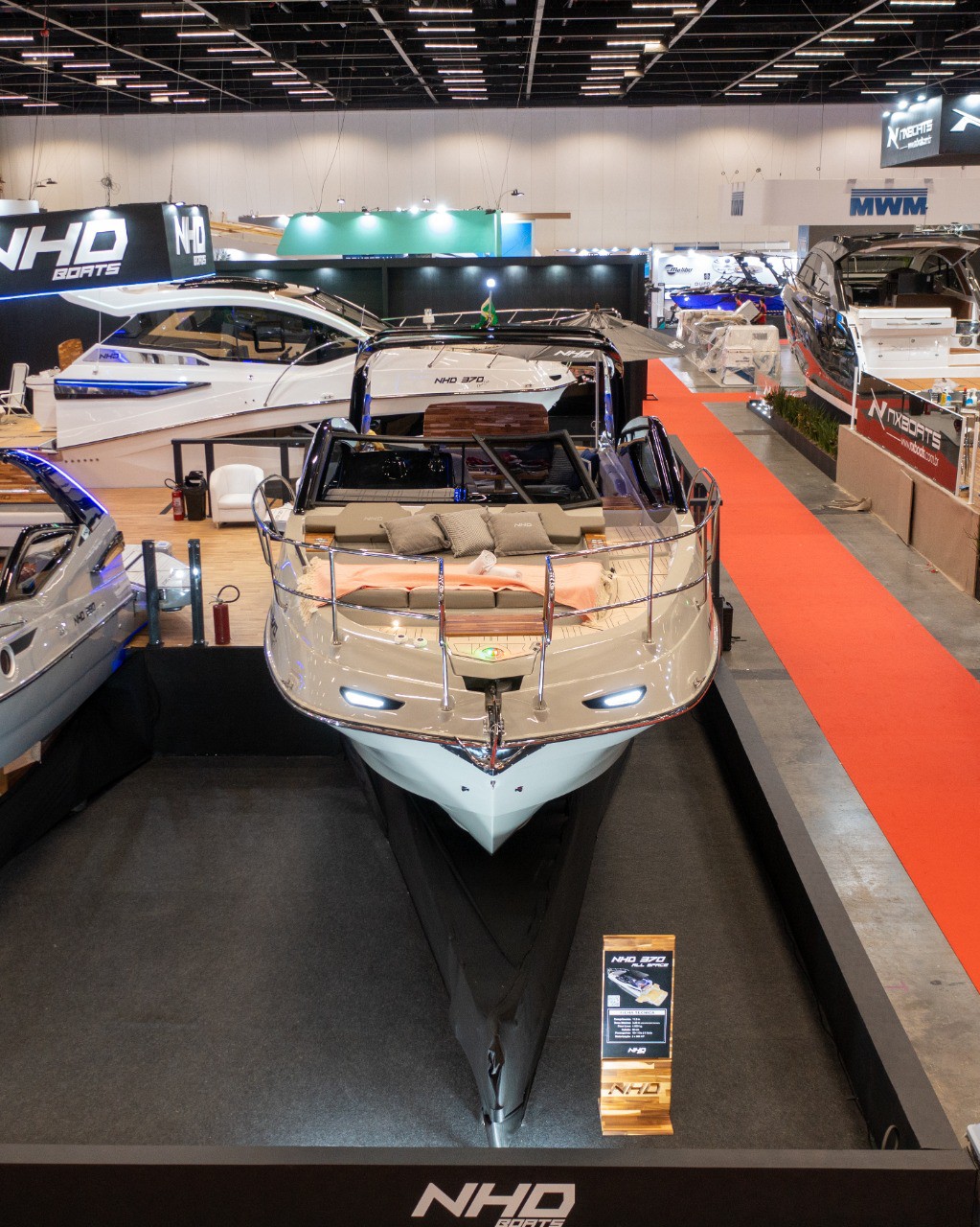 Lancha NHD 370 All Space - vistamarnautica