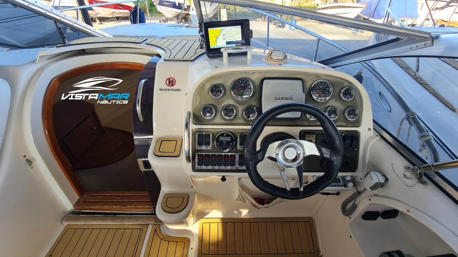 Lancha Phantom 300 Diesel - vistamarnautica