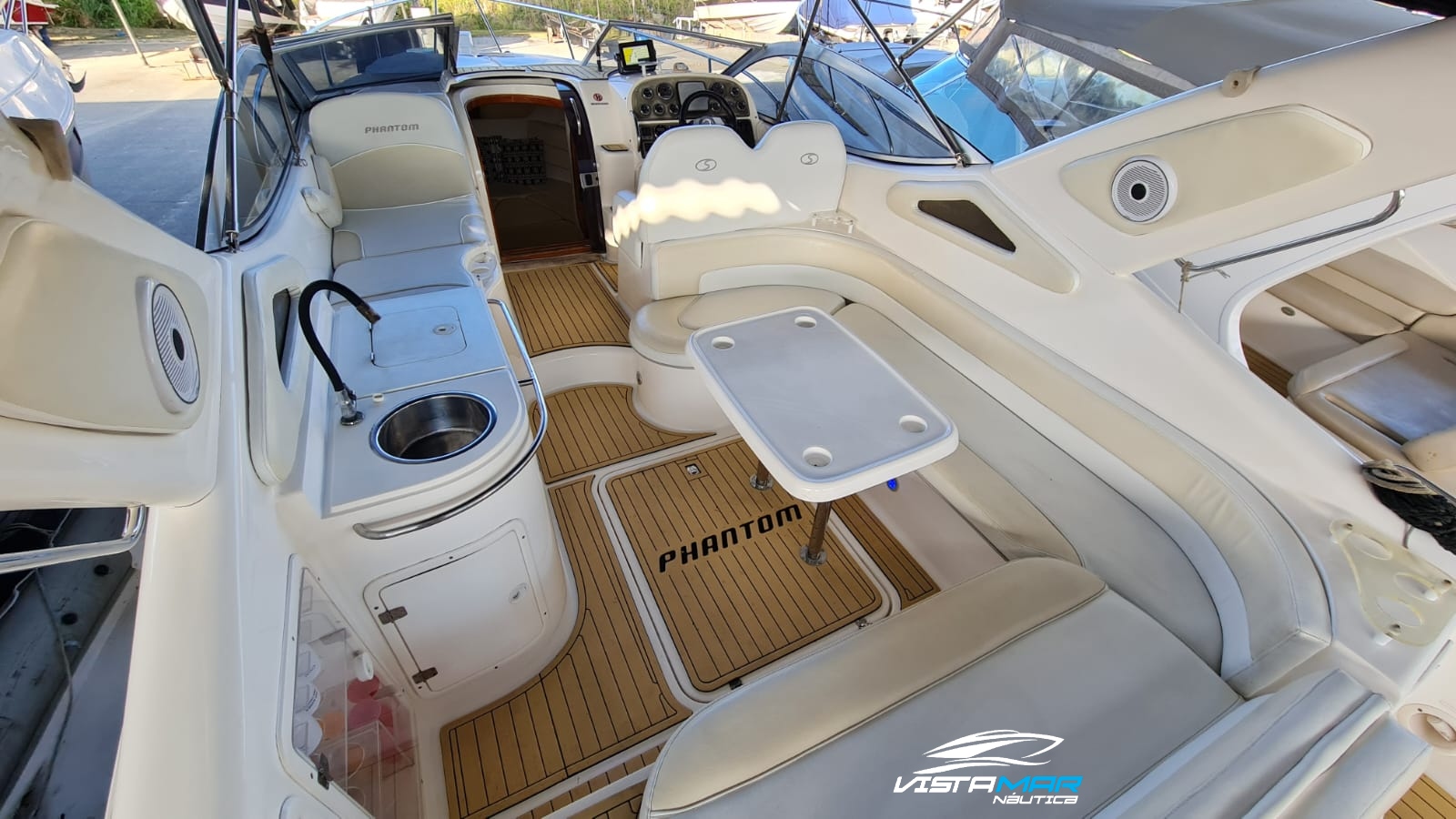 Lancha Phantom 300 Diesel - vistamarnautica