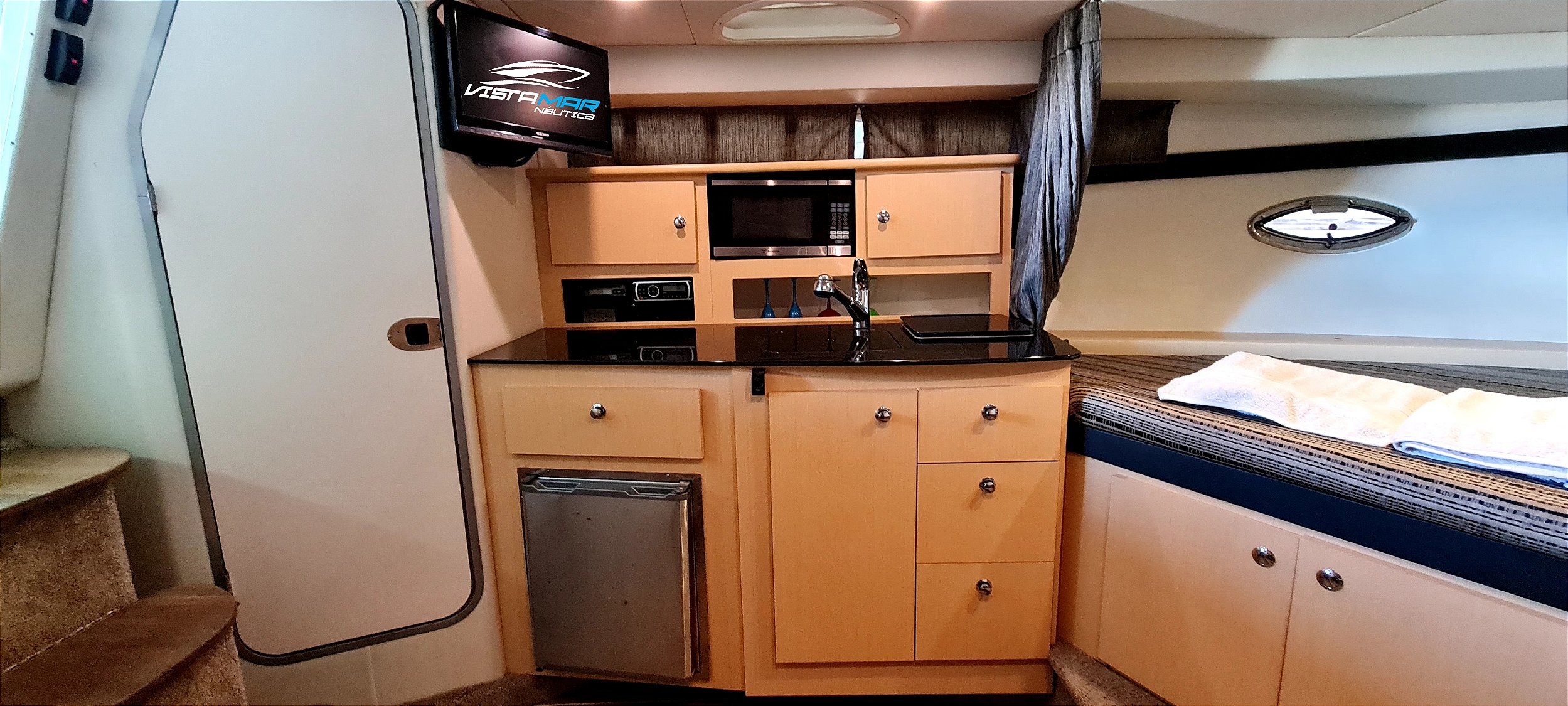 Lancha Bayliner 35 pés - vistamarnautica