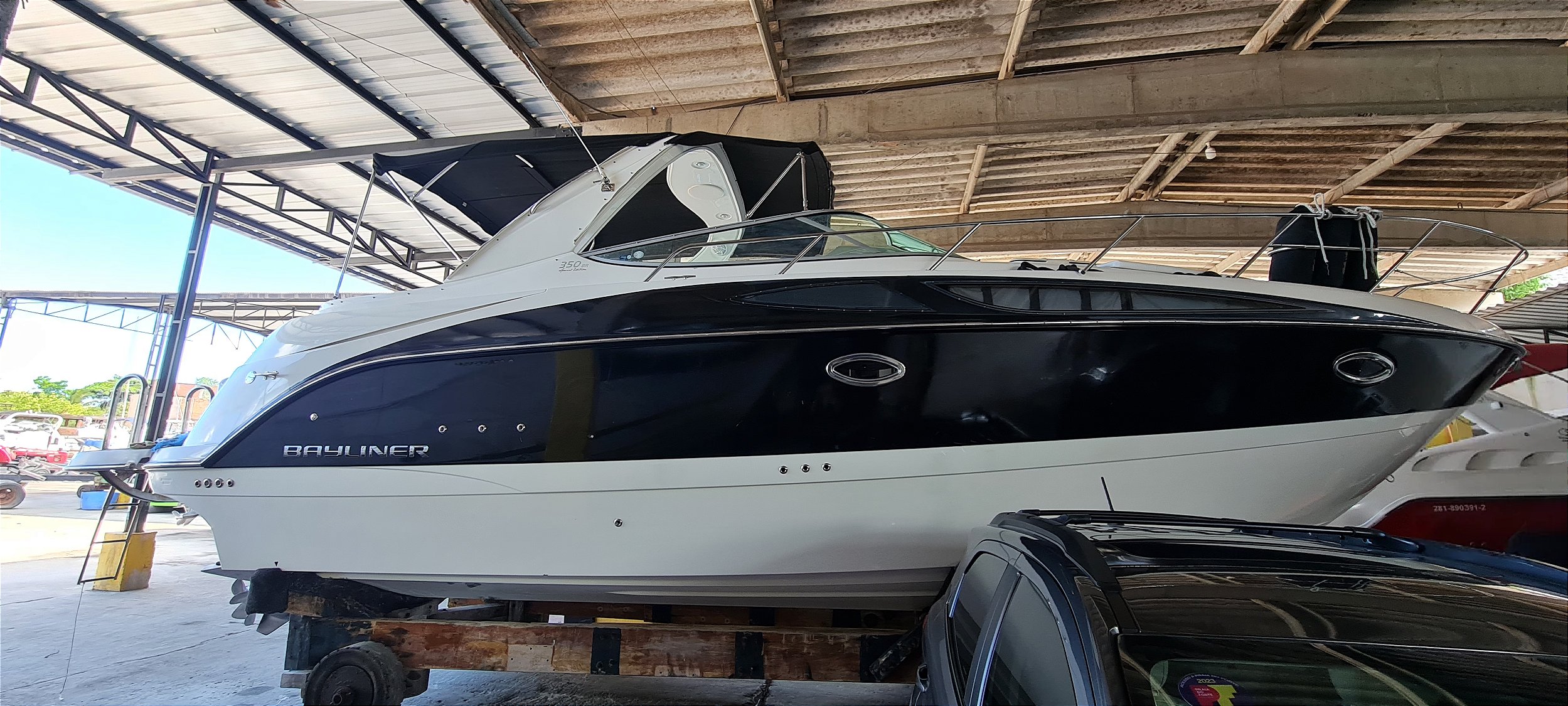 Lancha Bayliner 35 pés - vistamarnautica