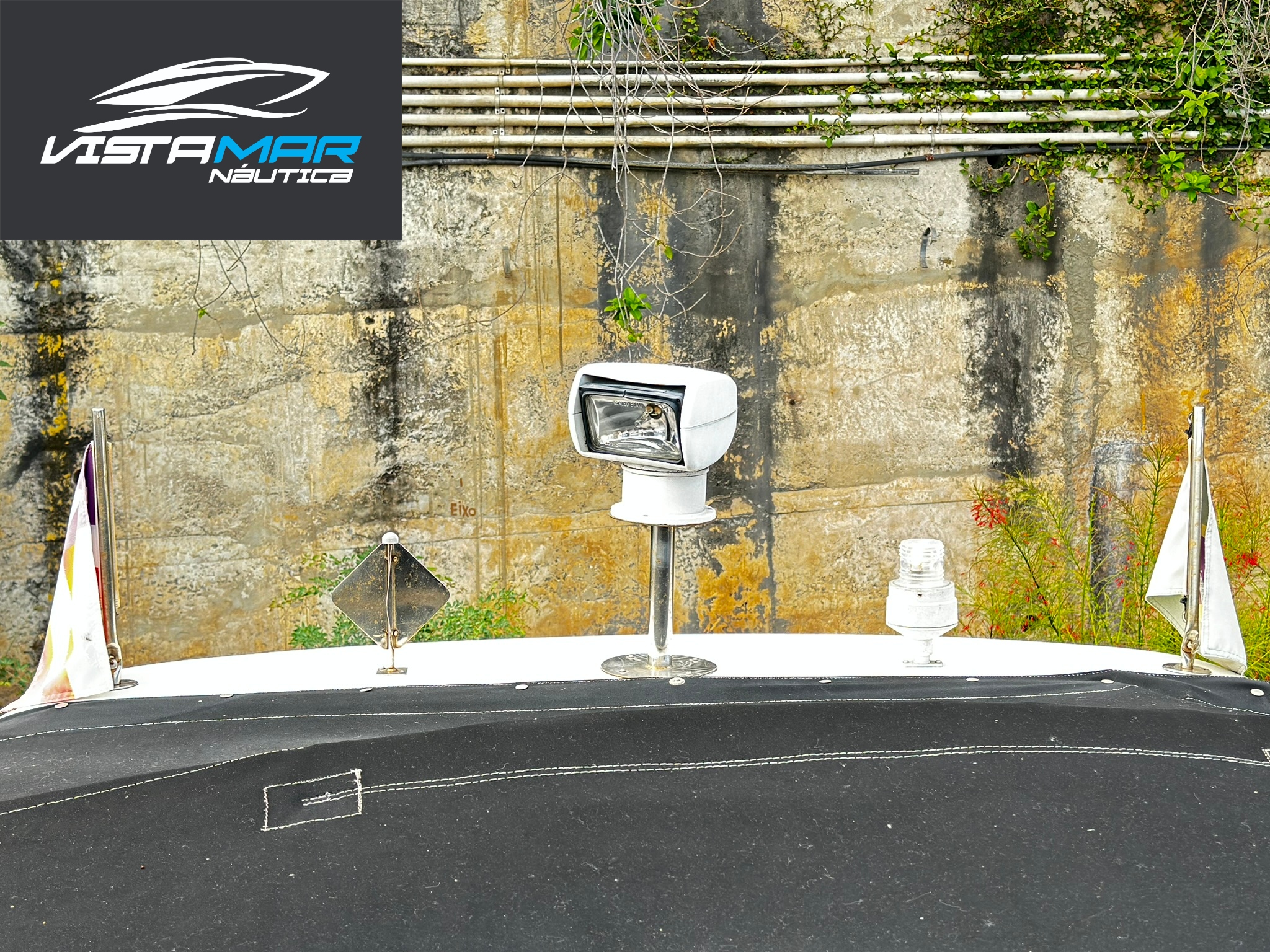 Lancha Magna 27.8 com Mercruiser 220hp Diesel - vistamarnautica