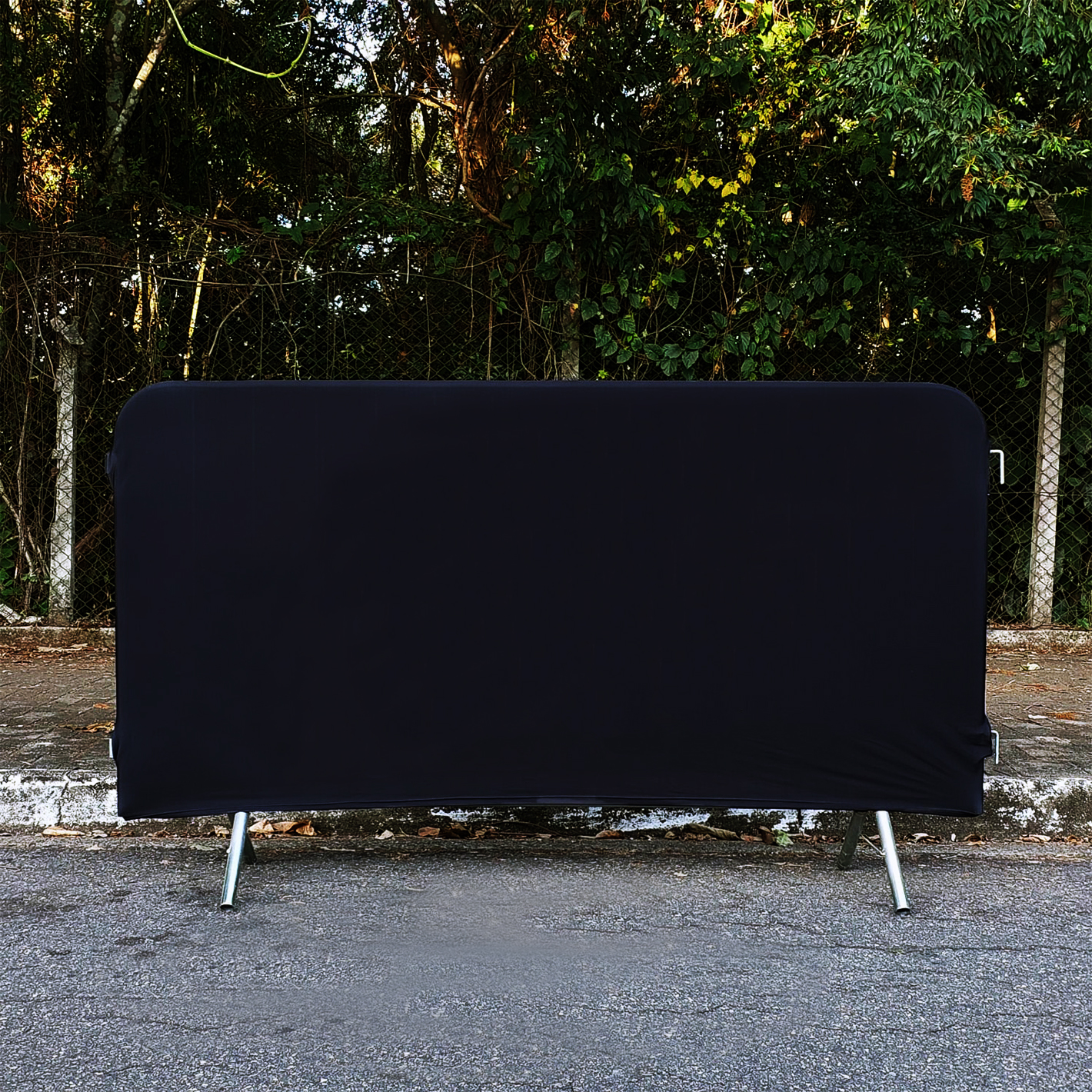 Capa para gradil - separador de público preta lisa - @dobcase