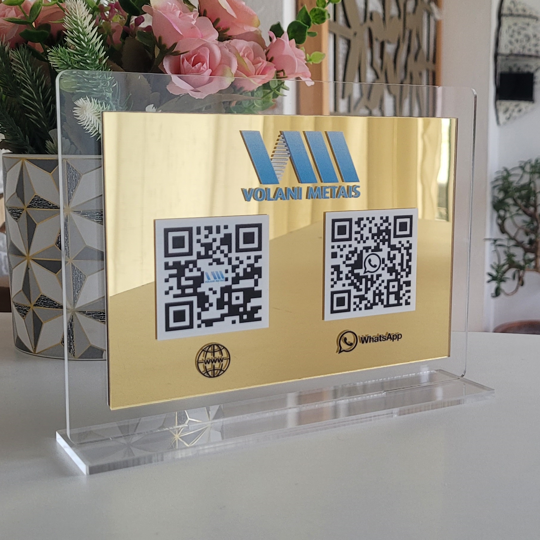 Placa Qr Code 20x15cm em Acrílico Cristal e Dourado - Produtos em ...