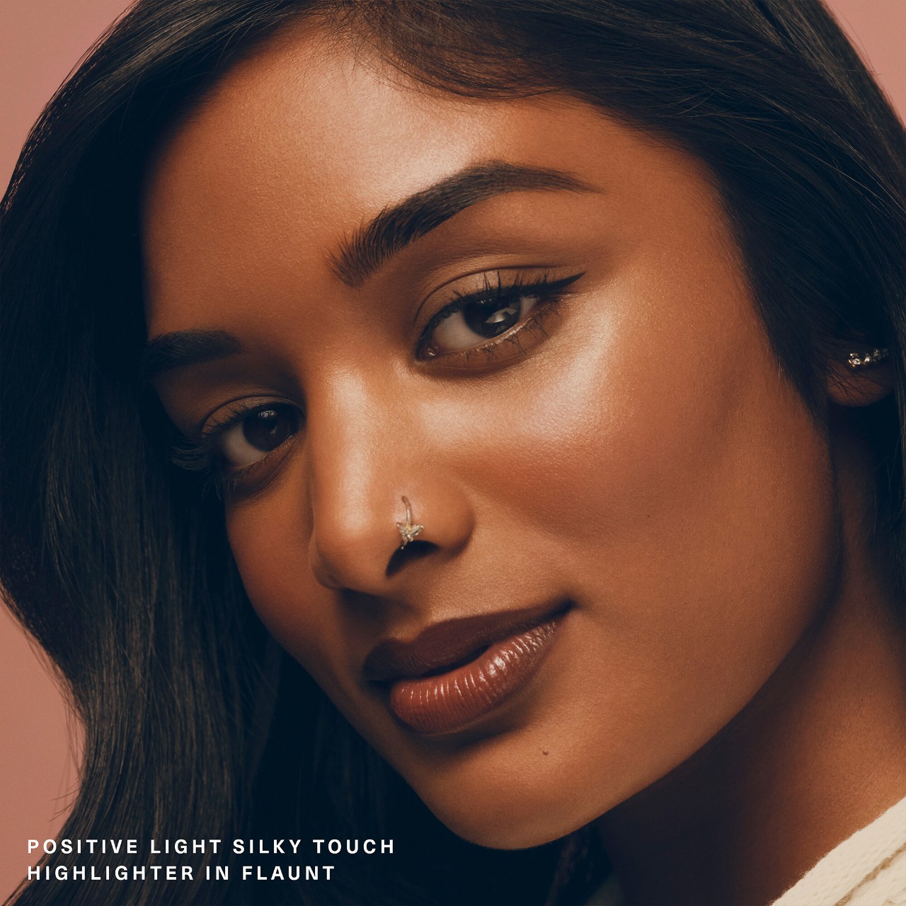 Rare Beauty by Selena Gomez Positive Light Silky Touch Highlighter - Consumos da Martina