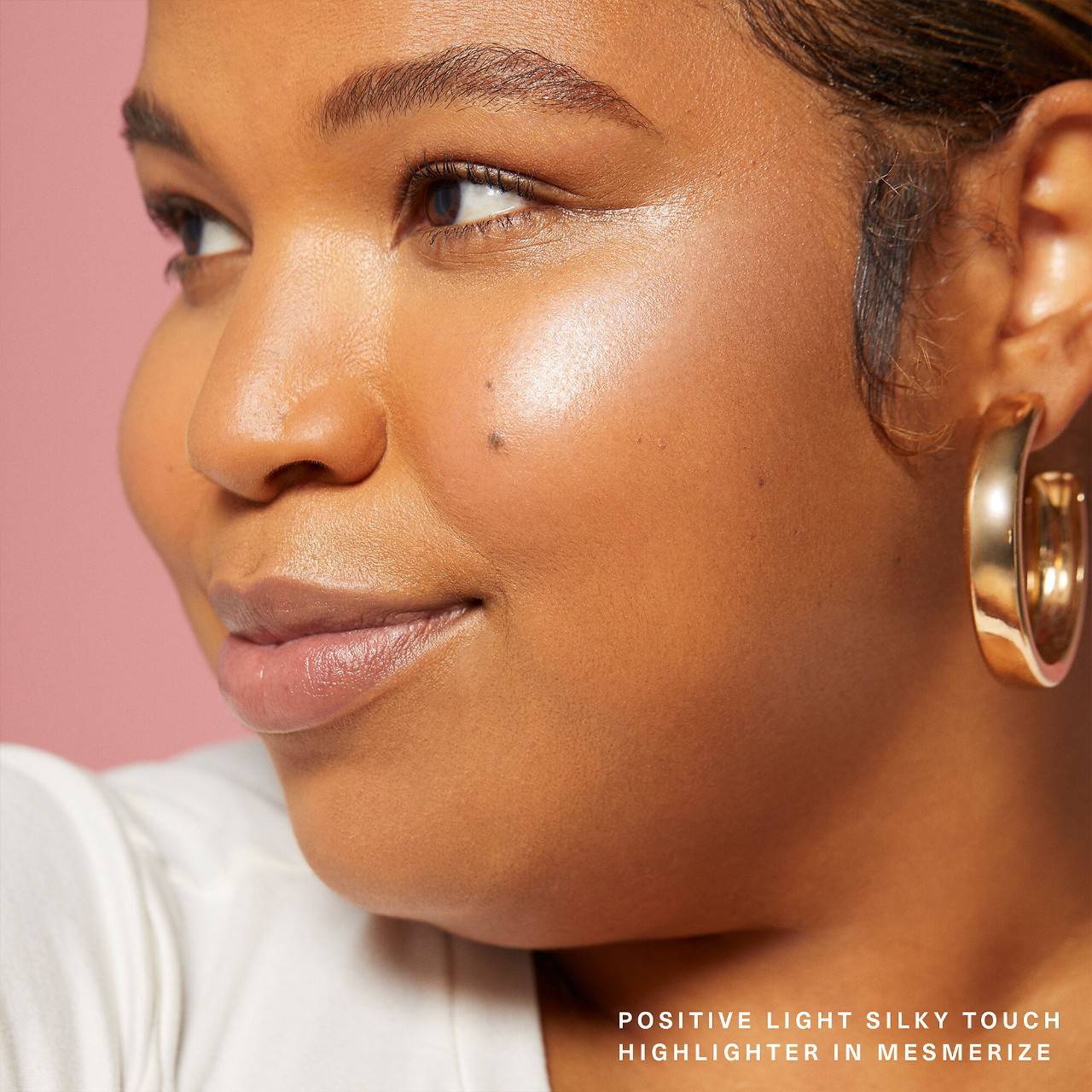 Rare Beauty by Selena Gomez Positive Light Silky Touch Highlighter - Consumos da Martina