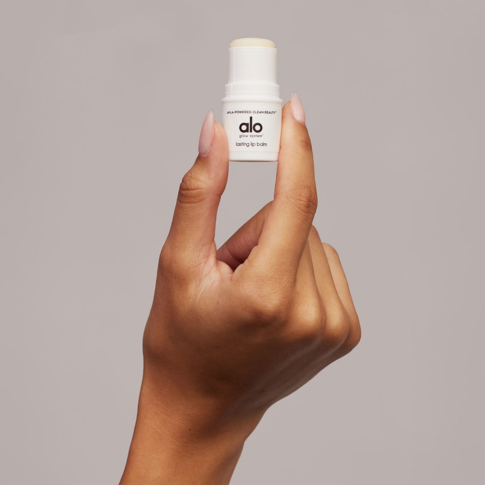 Alo Lasting + Hydrating Lip Balm with Vitamin-C - Consumos da Martina