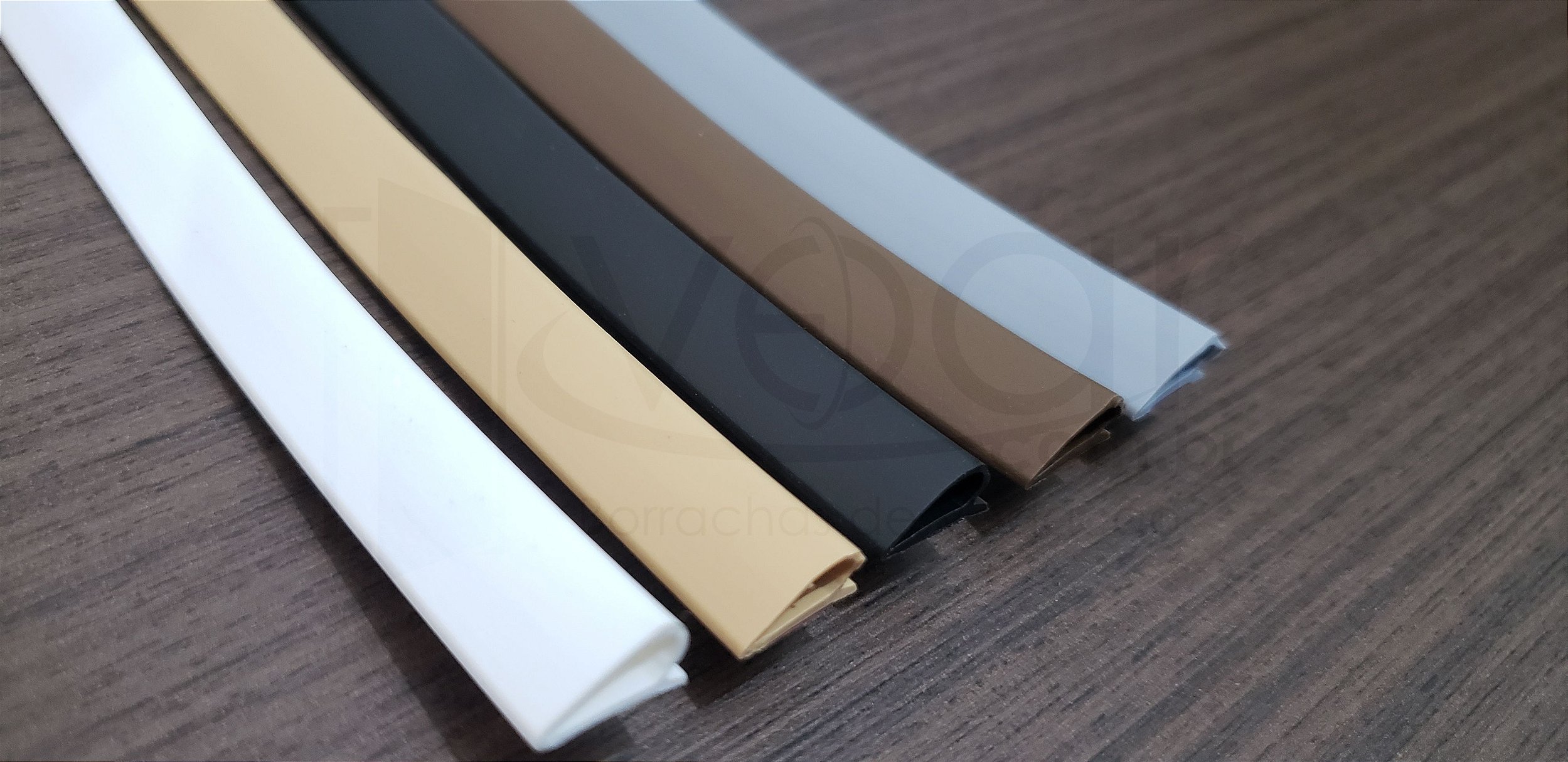 Borracha de Vedação para Porta de Madeira - Adesivada - Vedar - 10 anos!