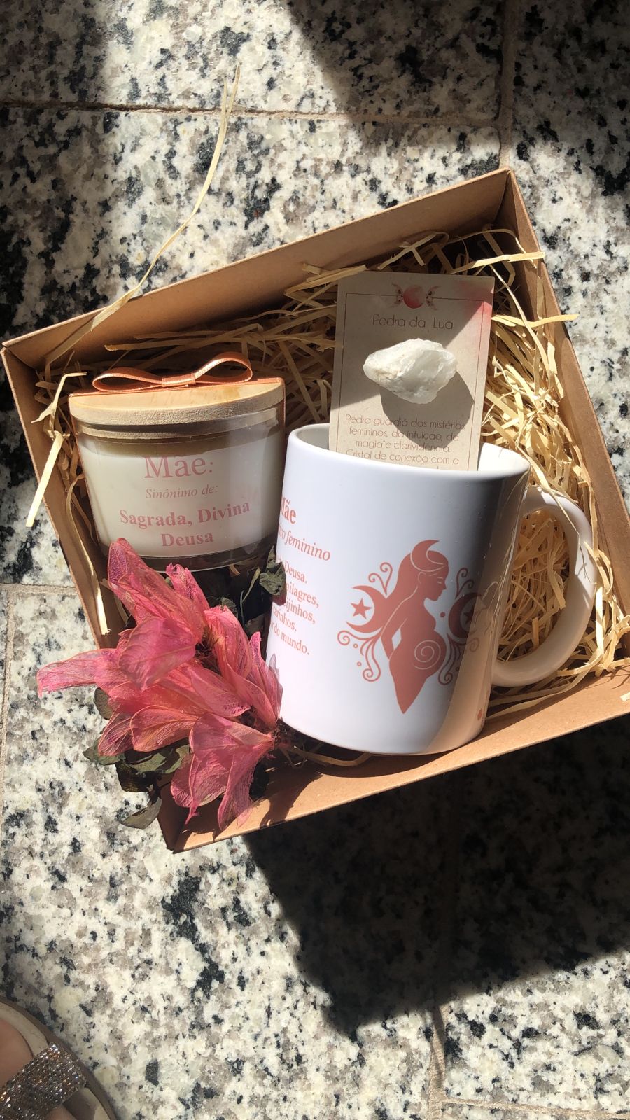 Kit Presente Deusa Mãe – Caneca, Vela e Pedra da Lua com Significado ...