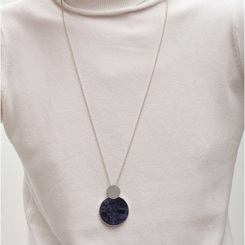 Colar Eclipse em prata e Sodalita | VOA, Ipanema Rio - VOA - Joias com design