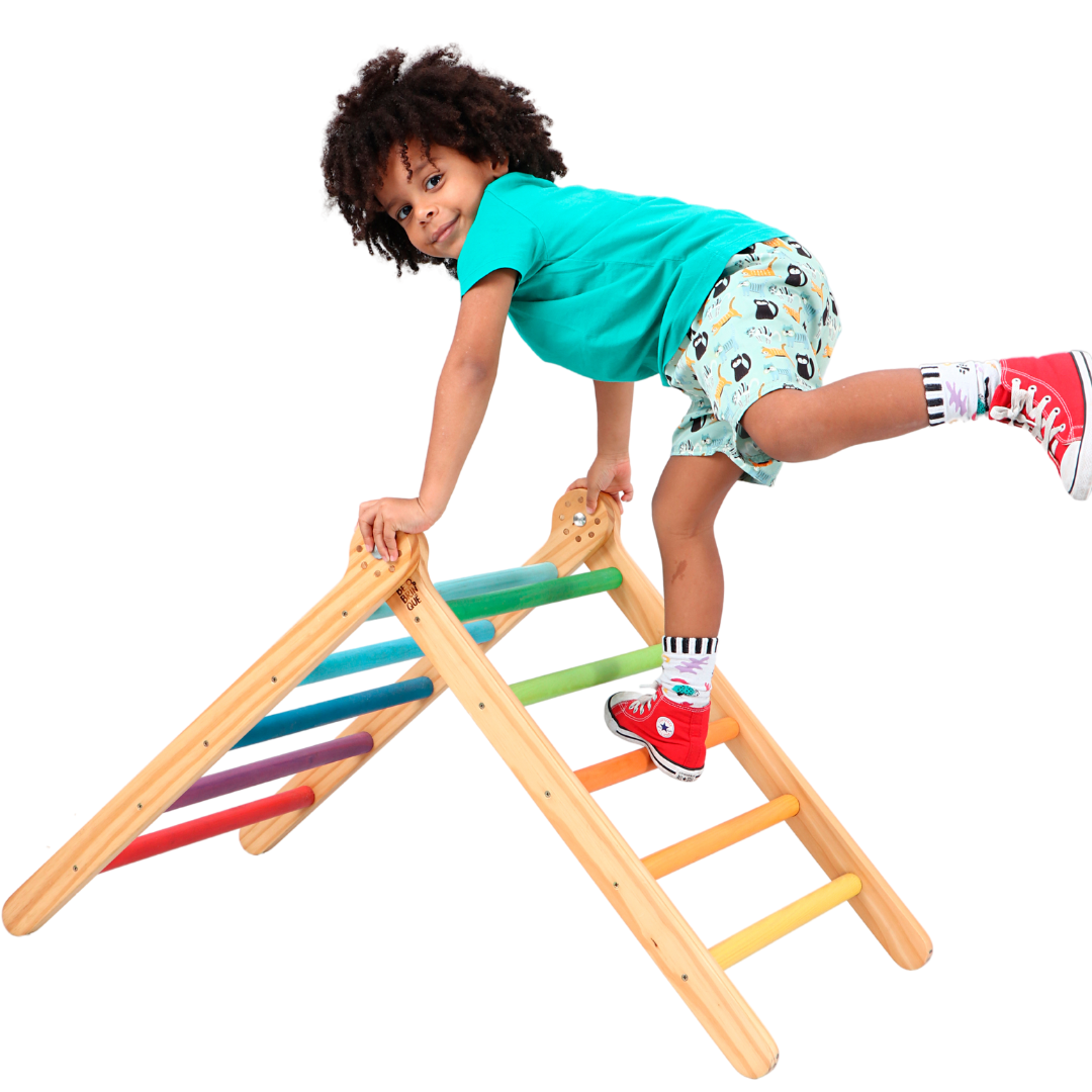 Triângulo Pikler Simples Colorido - BêBrinquê - Brinquedos de Madeira