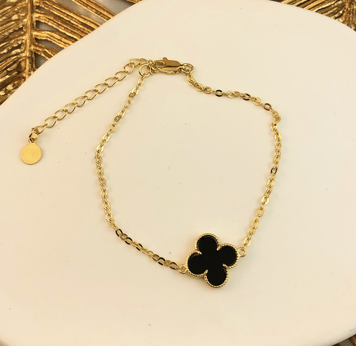 Pulseira Inspiração Flor Preta Dourado - Angela Jesus - Semi Joias de ...