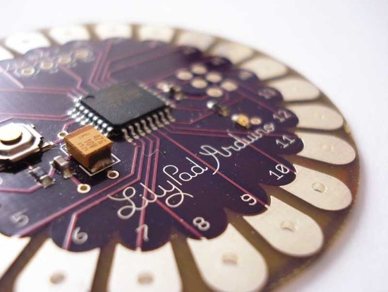 Lilypad Arduino | 06x sem juros e Nota Fiscal - Eletrogate - 12 anos!