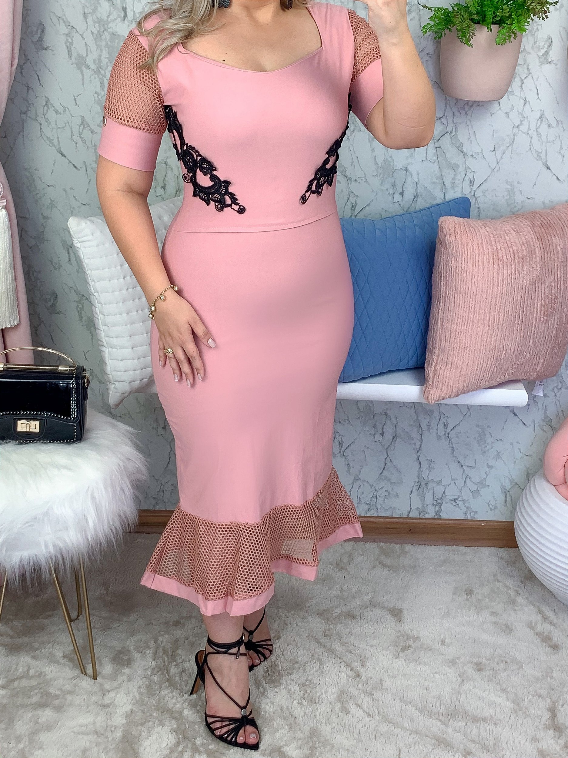 VESTIDO GIULLA - TUBINHO ROSE COM APLICAÇÕES - Like By Alef Miranda