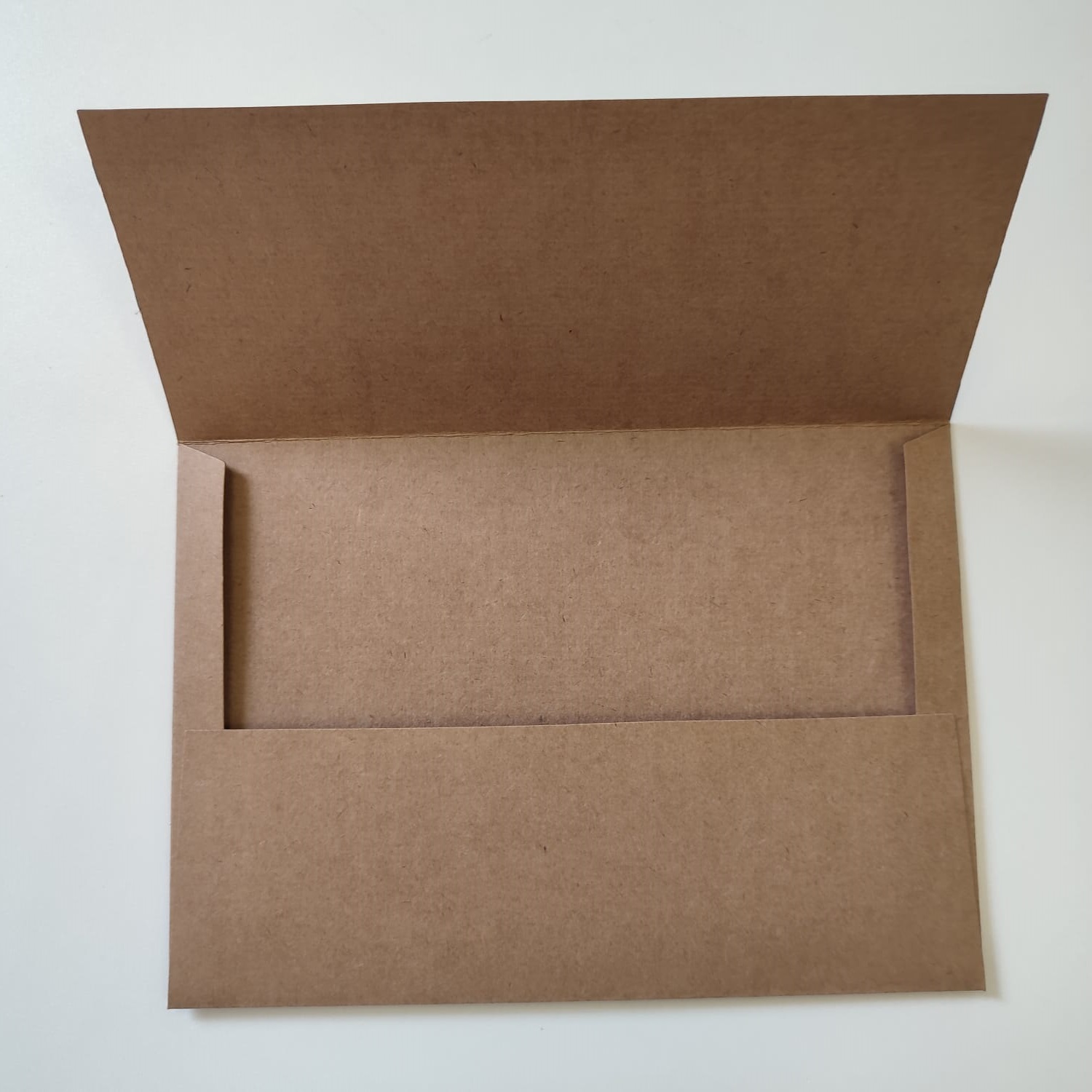 Envelope Janela Aba Reta Kraft - Bellagi Convites