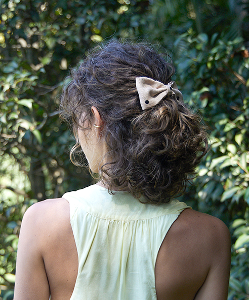 Laço poá rustico com bolinhas pretas - Pinli Acessórios