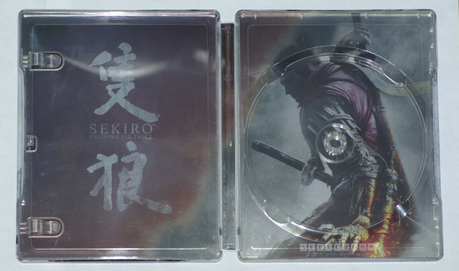 Sekiro Shadows Die Twice c/ Steelbook Case - Xbox One - Game Games - A ...