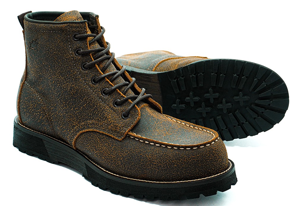 Bota Moc Toe Cano Médio Couro Craquelê Marrom - Barcelona Design | Site ...