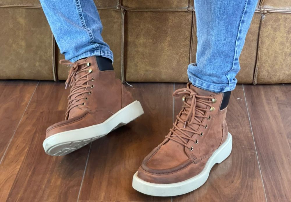 Bota Masculina Moc Toe Couro Crazy Horse Pinhão Barcelona - Barcelona ...
