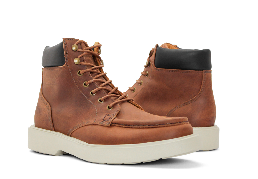 Bota Masculina Moc Toe Couro Crazy Horse Pinhão Barcelona - Barcelona ...