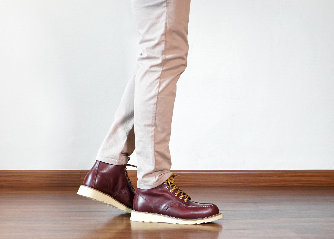 Bota Masculina Moc Toe Cano Médio Couro Vinho Barcelona Design | Ameri ...
