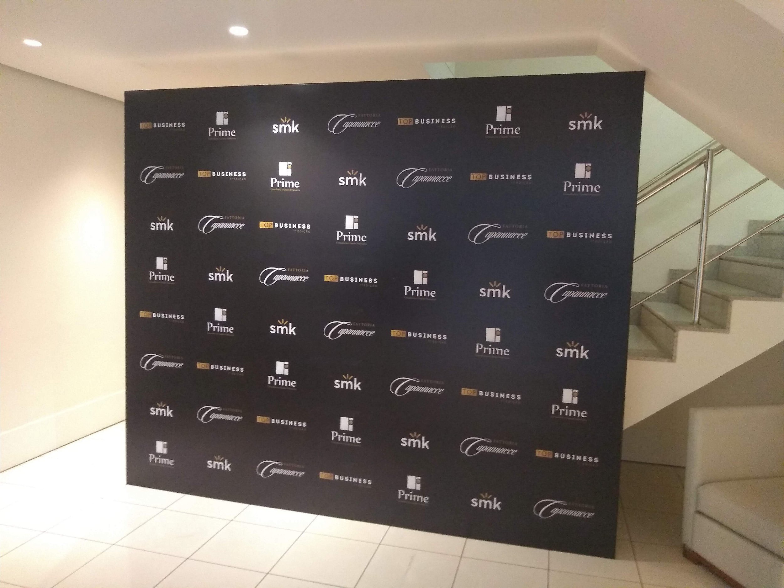 Backdrop em Lona 300x300cm - R Gráfica Rápida Curitiba 41 3203-5019 ...