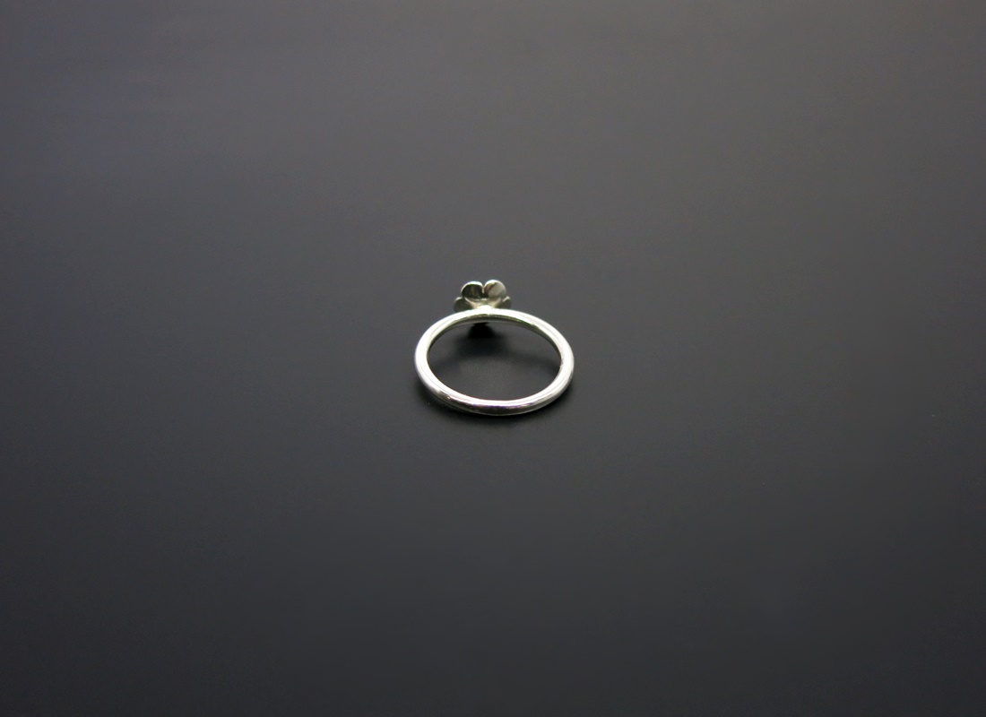 ANEL DELICADO VIOLETA SÓ PRATA PRATA - Atelier Lu Guerra - Design exclusivo em prata 950