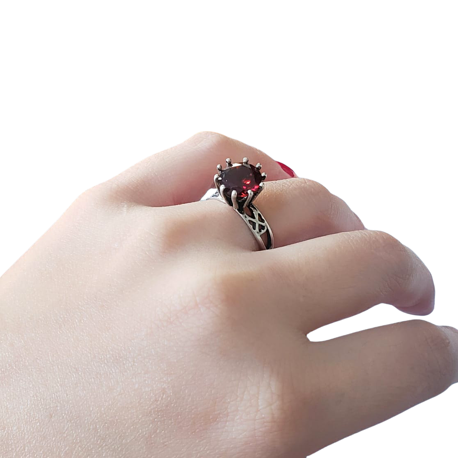 ANEL SOLITARIO DE PRATA COM PEDRA RUBI - RUTH - Moriá Joias em Aço Inox