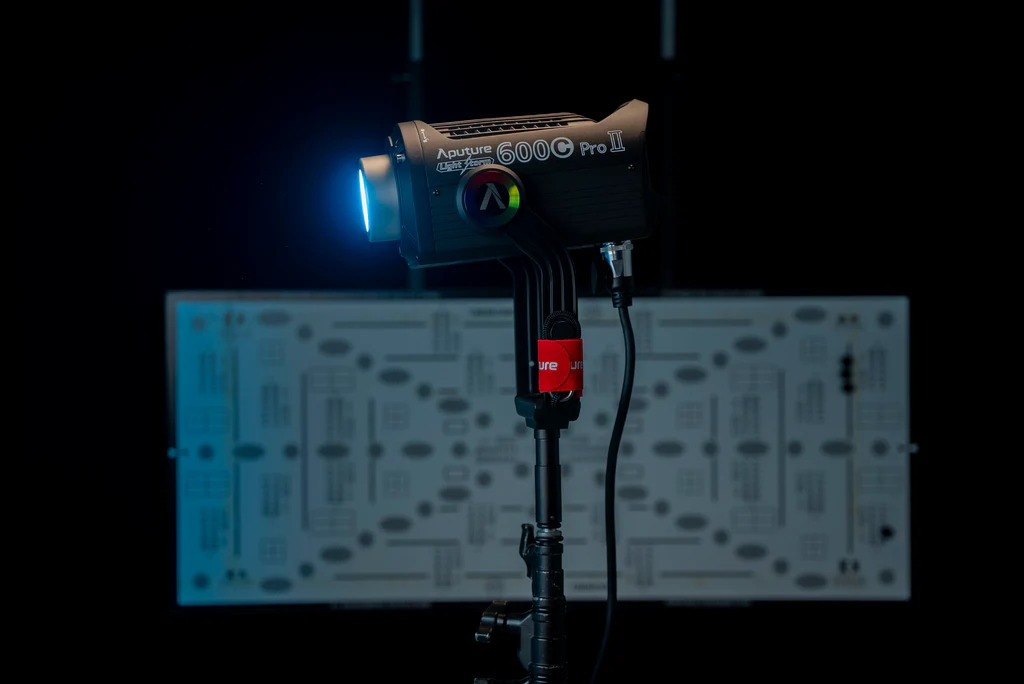 Aputure Light Storm LS 600c Pro II - LED COB RGBWW - MCI Store