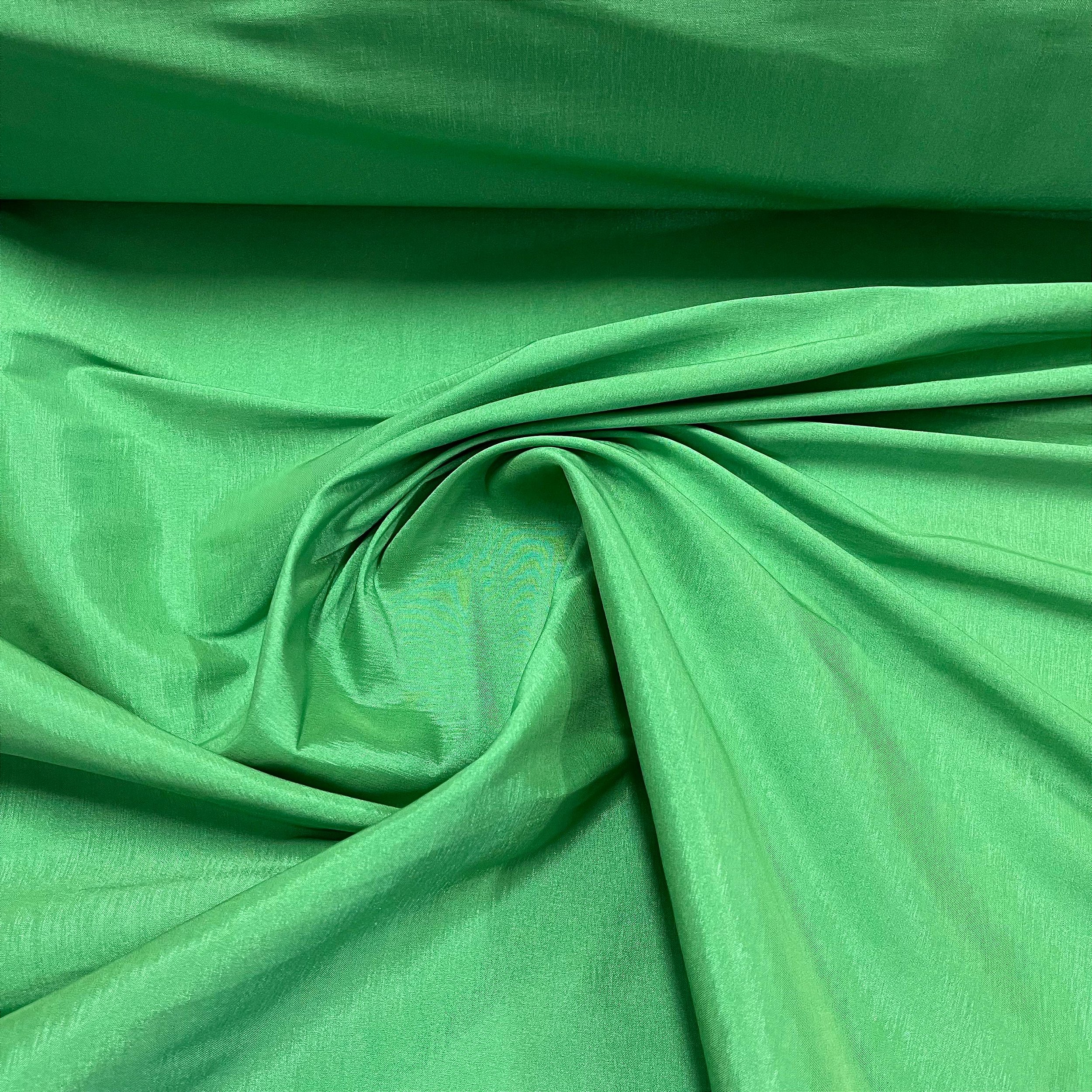 Tafetá com Elastano Verde Bandeira - A Catarinense Tecidos | Entrega ...