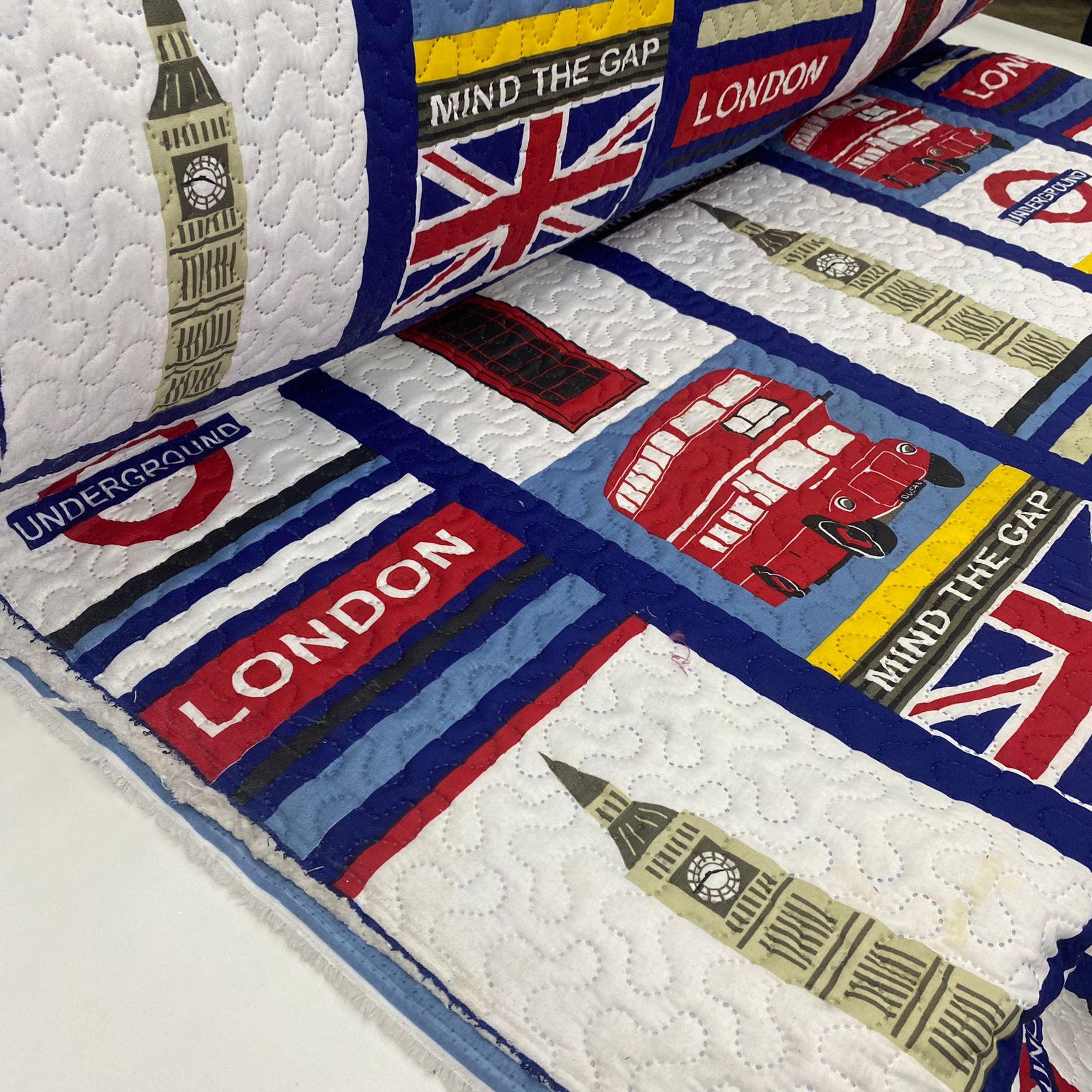 Matelassê Estampada Patchwork London - A Catarinense Tecidos | Entrega rápida para todo o Brasil