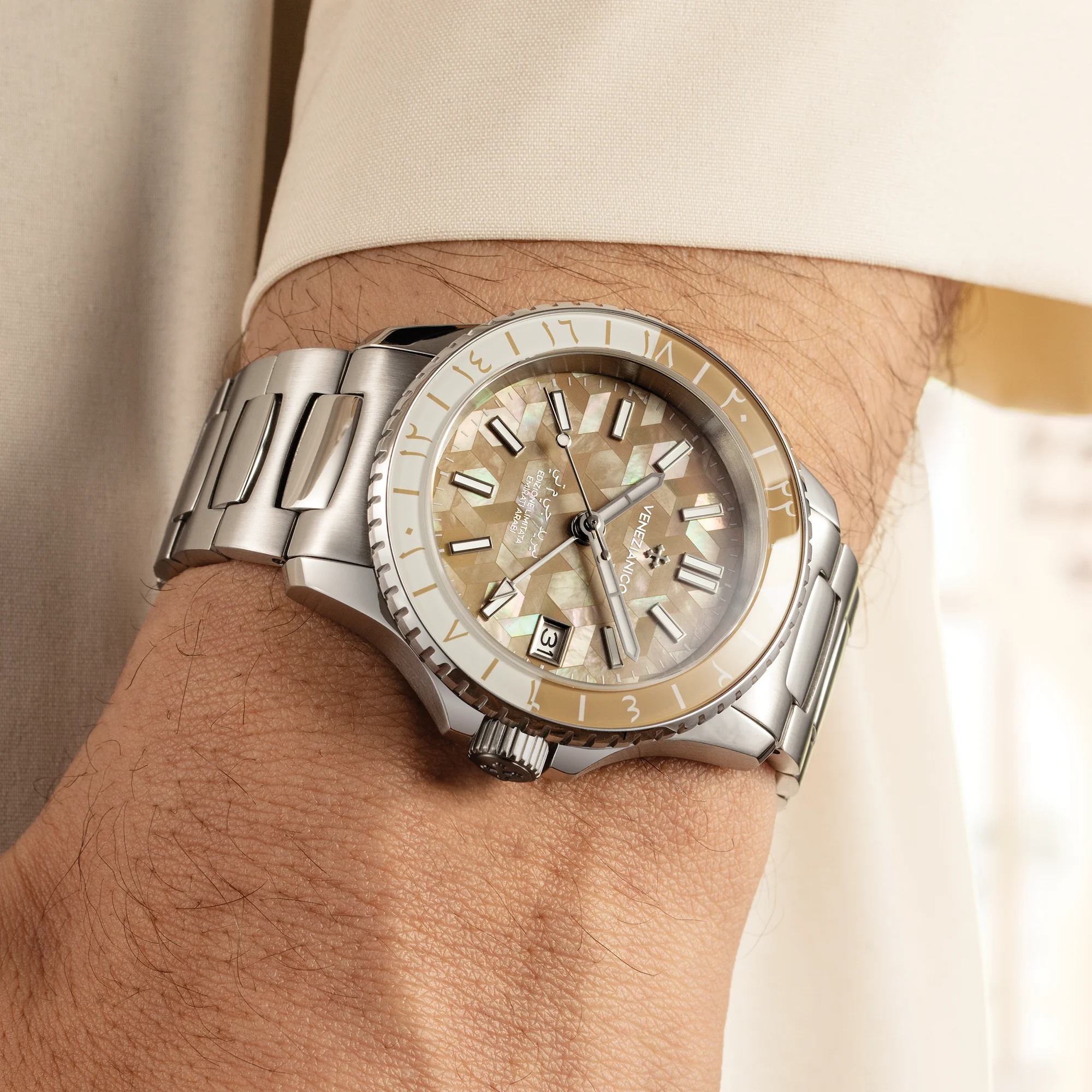 Relógio Venezianico Nereide GMT 39 Edição Limitada Emirates ...