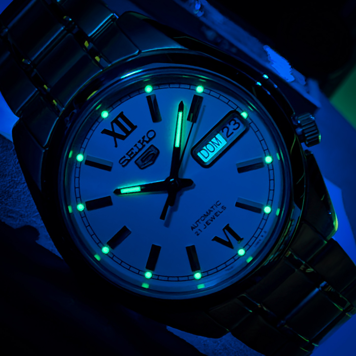 Seiko 5 SNKL58 Automático Branco Dourado 36.9mm - Relojoaria Impala ...