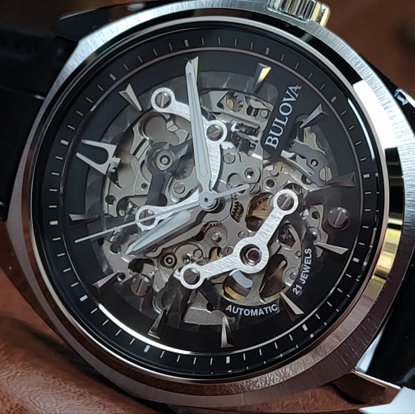Bulova Surveyor Skeleton Automático 96A310N – Design Esqueleto ...