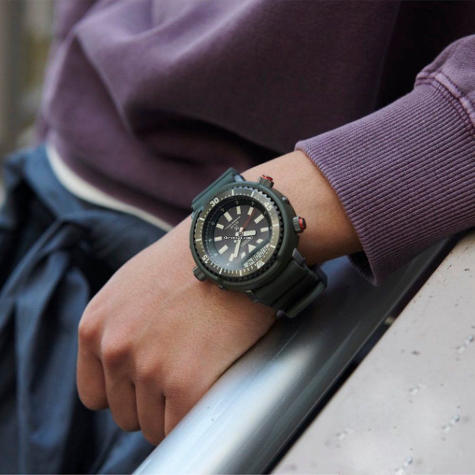 Relógio Seiko Prospex Arnie Urban Safari SNJ031 Solar 47.8 mm Preto ...